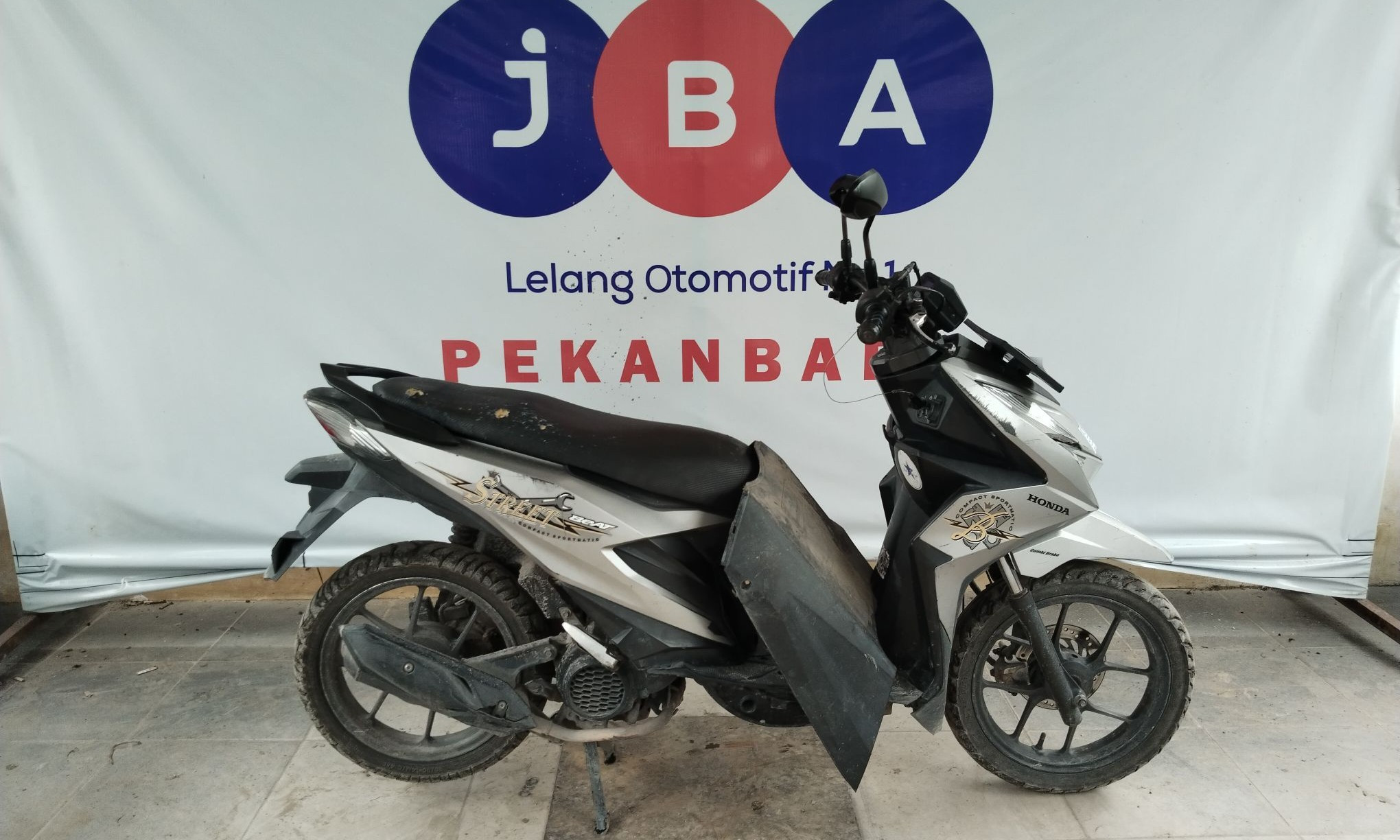 Lelang Motor HONDA BEAT STREET 110 109,51 2021 SILVER PEKANBARU