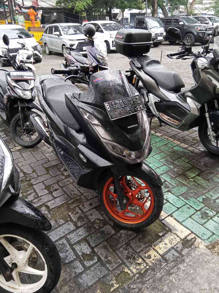 Lelang Motor HONDA PCX 160 157 2022 HITAM JAKARTA RAYA MOTOR