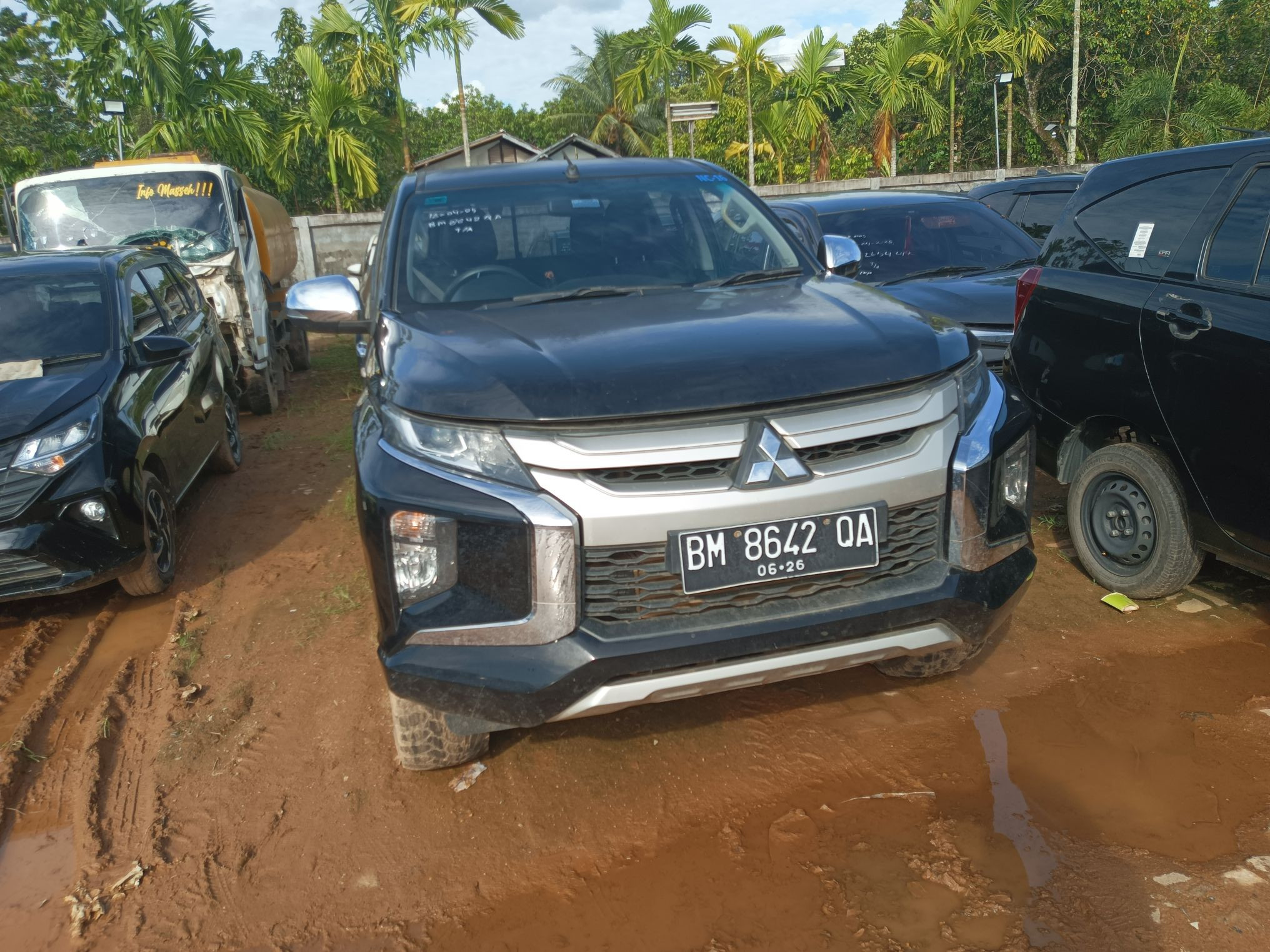 Lelang Mobil MITSUBISHI TRITON DC GLS (4X4) 2.5 MT 2021 HITAM MIKA ...