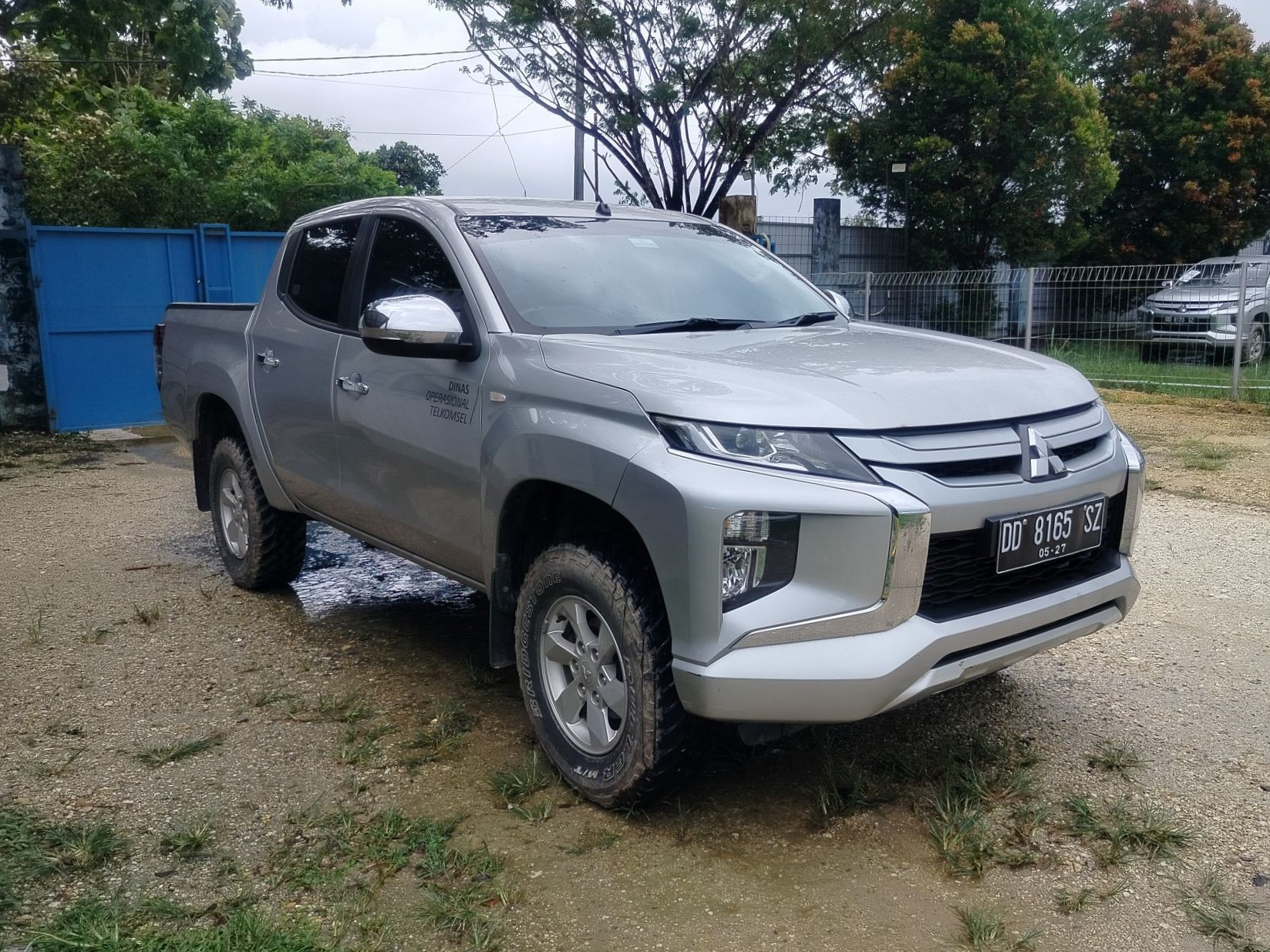 Lelang Mobil MITSUBISHI TRITON DC GLS 4X4 2.4 MT 2022 SILVER METALIK MANADO