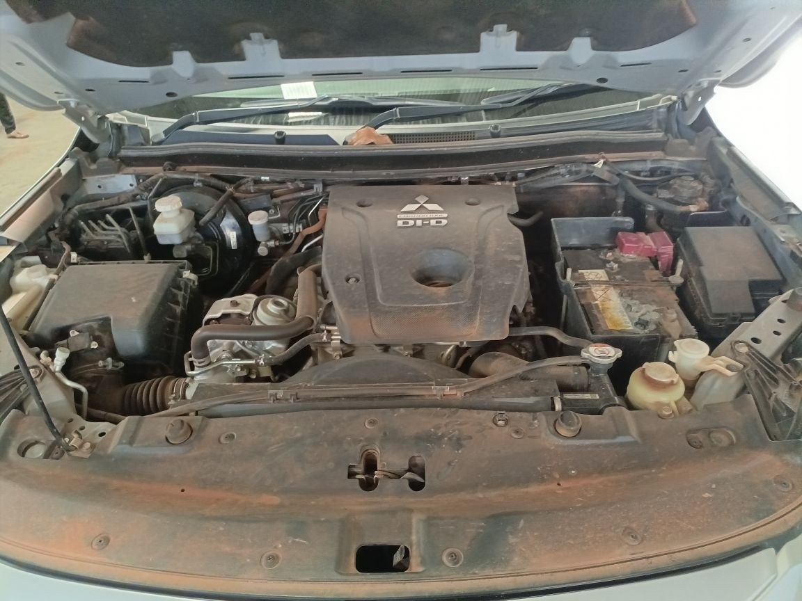 Lelang Mobil MITSUBISHI TRITON DC GLS (4X4) 2.5 MT 2022 SILVER METALIK ...
